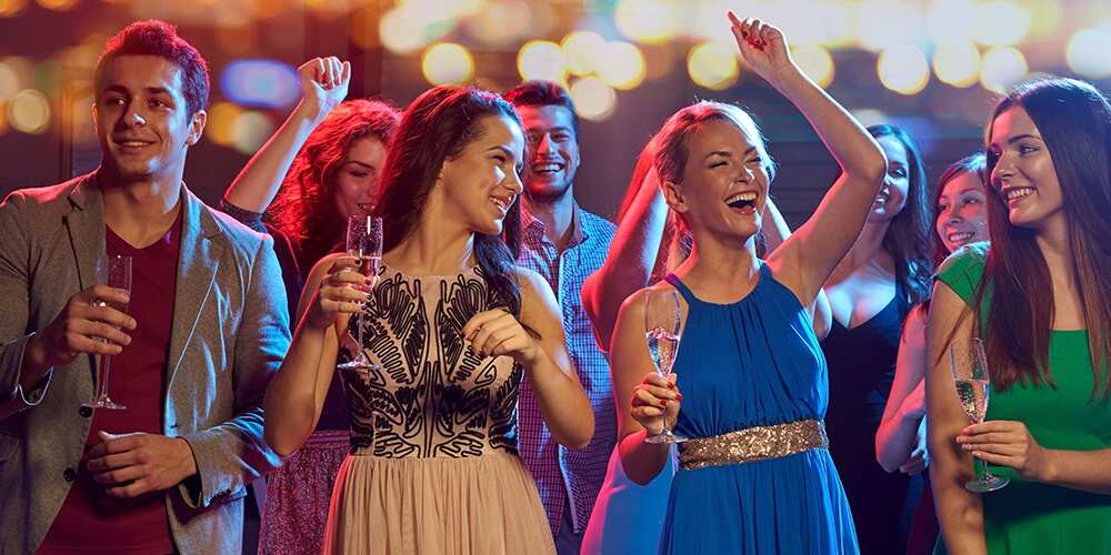 7 Summer Ball Entertainment Ideas
